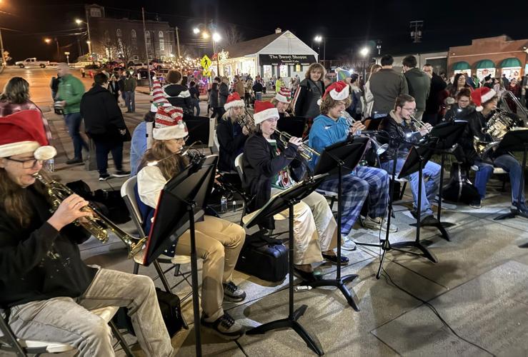 Scenes from Light Up Hodgenville | Local News | thenewsenterprise.com