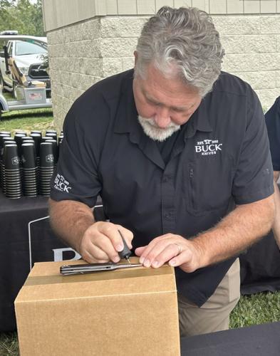 Bourbon & Blades entertains in Radcliff | Local News ...