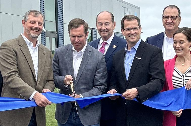 Officials cut ribbon to new ECTC BlueOval SK Training Center | Local ...