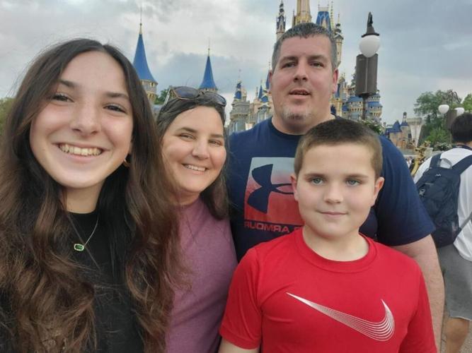 Bragg serves on, off the court | Tuesday's Teen | thenewsenterprise.com