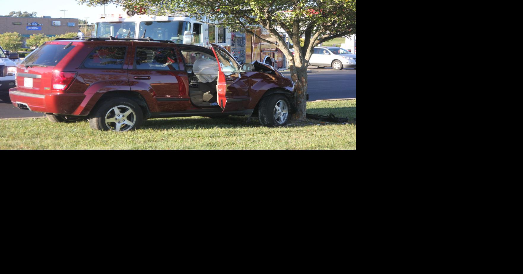 Photo: Vehicle strikes tree | Local News | thenewsenterprise.com