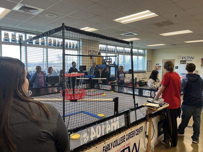 Eighth-grade students see EC3 up close | Local News | thenewsenterprise.com