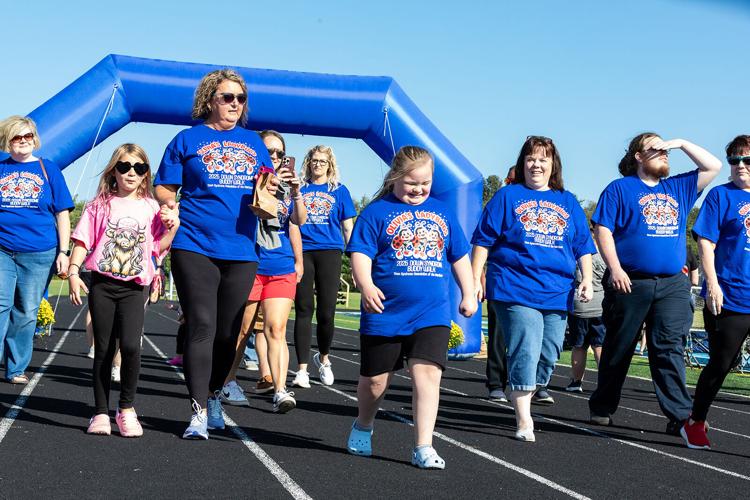 Buddy Walk raises money for Downs Syndrome Association of the Heartland ...