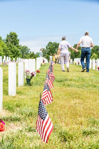 Community gathers to honor service, sacrifice on Memorial Day | Local ...