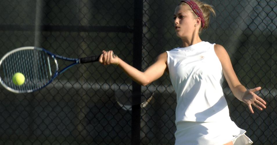 GIRLS' PREP TENNIS: E'town's Fiepke wins region singles title again (5/ ...