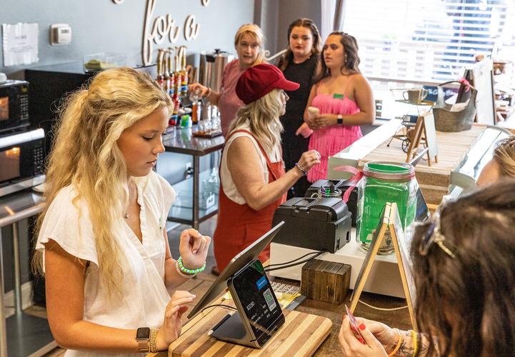 Local bakery leans into Taylor Swift popularity | Local News ...