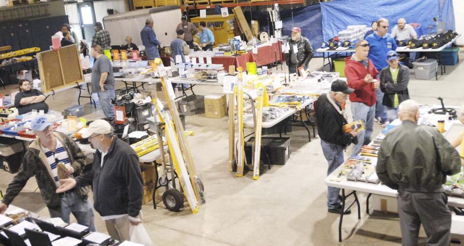 Amateur radio operators stop in E'town for annual 'HamFest' | Local ...