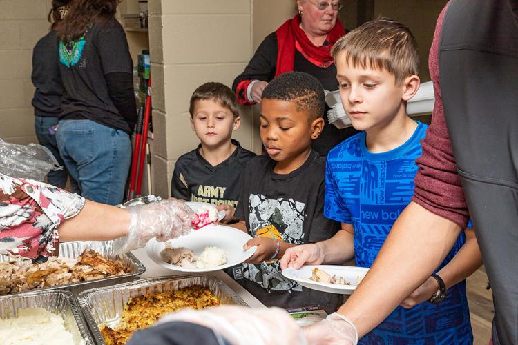 Community dinner gives big family feel for holiday meal | Local News ...
