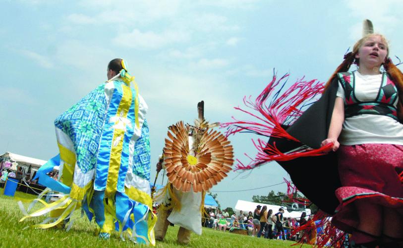 Hundreds attend Native American gathering | News | thenewsenterprise.com