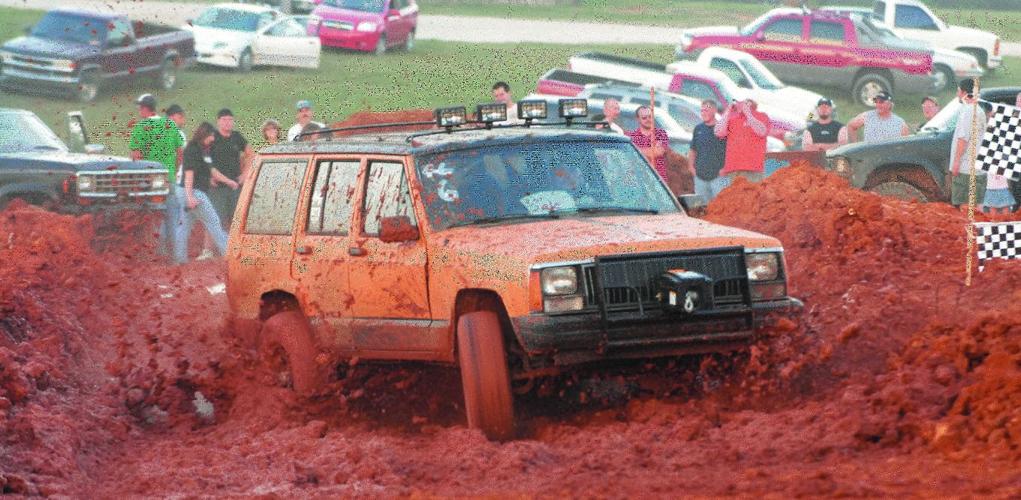 Slingin' some mud | News | thenewsenterprise.com