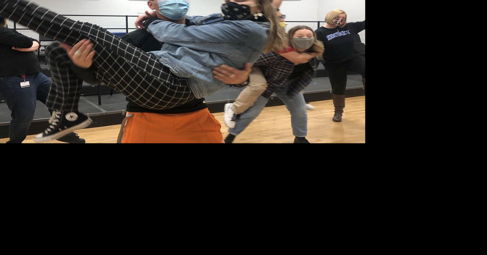 High schools adapt to keep drama going | Pulse | thenewsenterprise.com