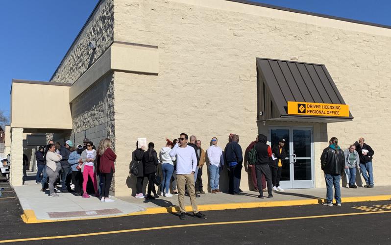 Long lines await opening of regional licensing office | Local News | thenewsenterprise.com