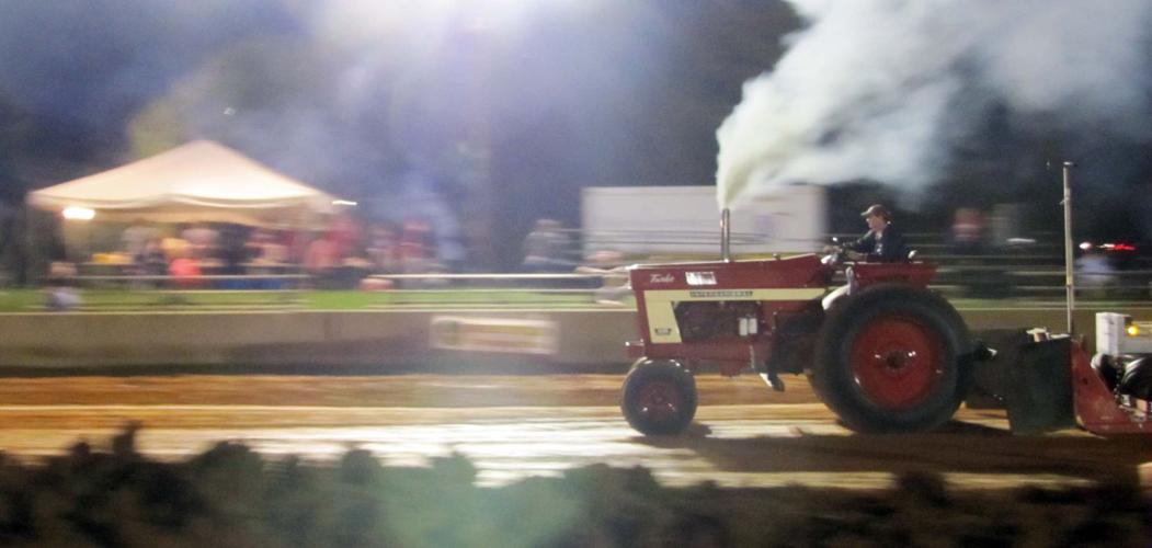 Breast cancer awareness tractor pull draws crowds | Local News ...
