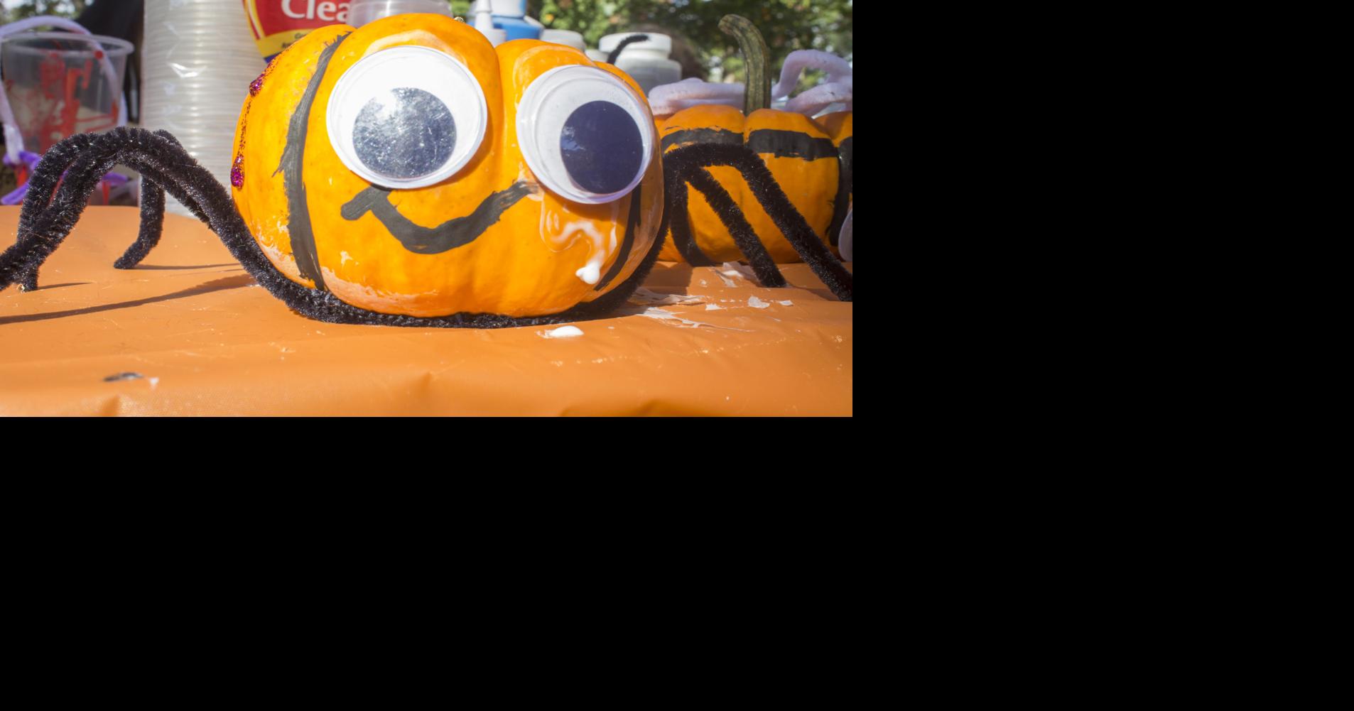 IUP parties with pumpkins | Culture | thepenn.org