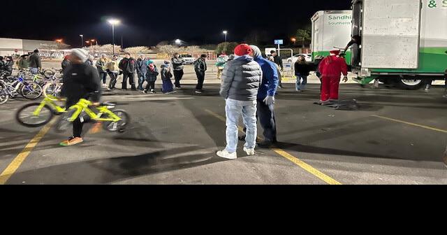 Sandhills Moving Project Santa | | thepilot.com