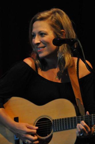 Jeanne Jolly Comes to Rooster's Wife Thursday | Features | thepilot.com