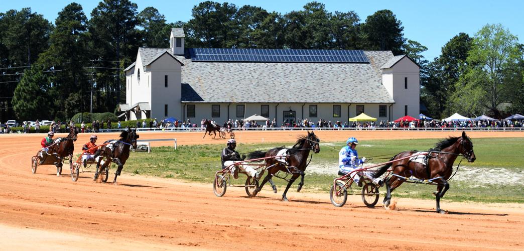 Spring Matinee Races at the Pinehurst Harness Track | Gallery ...