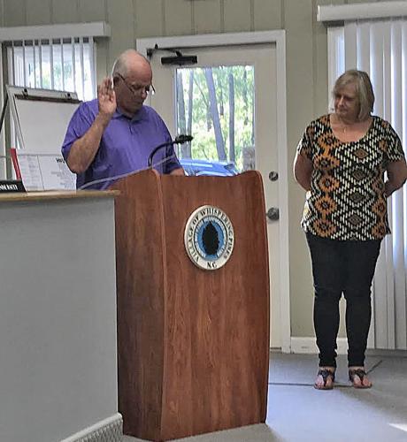 Zschoche Tapped as Whispering Pines Mayor — Again | News | thepilot.com