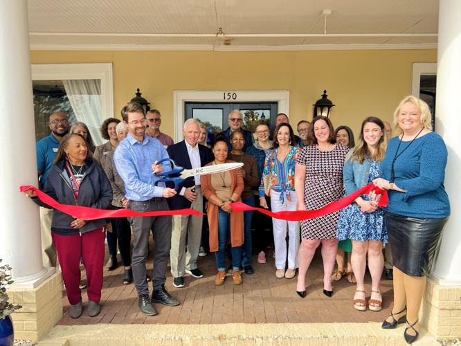 1901 Lounge at Jefferson Inn Ribbon Cutting | Gallery | thepilot.com