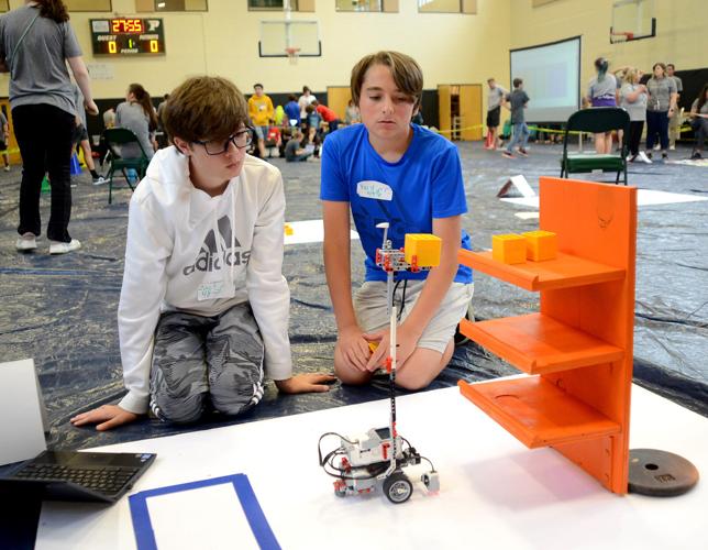 Middle School Robotics Competition | Gallery | thepilot.com