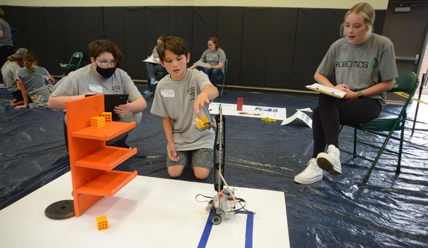 Middle School Robotics Competition | Gallery | thepilot.com