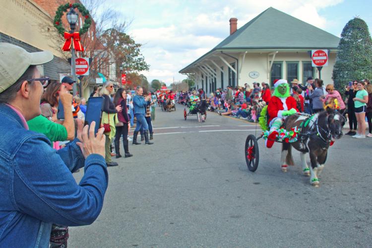 Photo Gallery: Southern Pines Carriage Parade | Gallery | thepilot.com