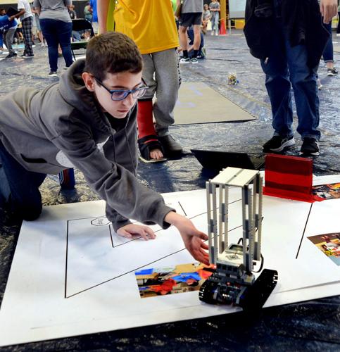 Middle School Robotics Competition | Gallery | thepilot.com