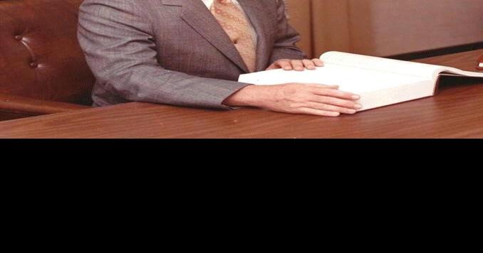 Robert V. Suggs | Obituaries | thepilot.com