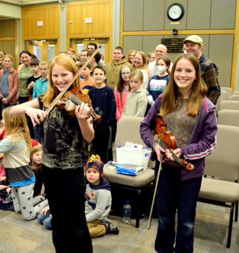 Playing With the Crowd | Gallery | thepilot.com