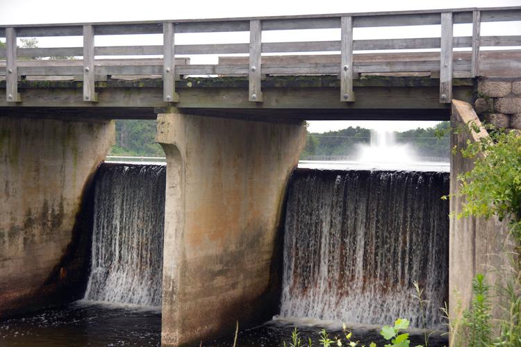 Aberdeen Lake Dam Repairs Underway | News | thepilot.com