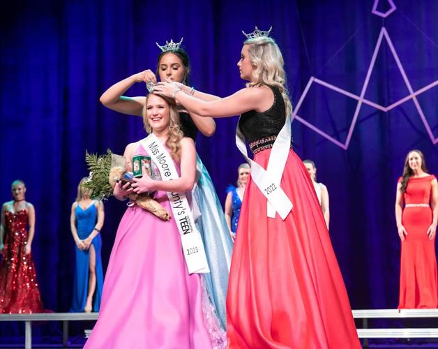 Three Young Women Receive Crowns at Miss Moore/Miss Sandhills | Features | thepilot.com