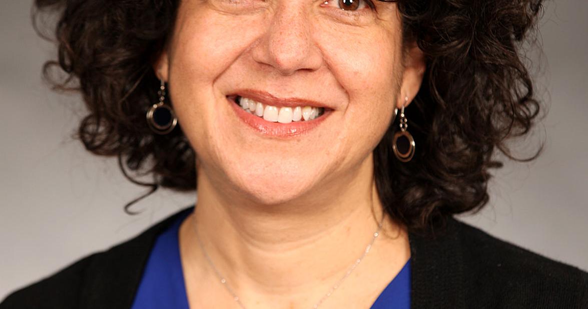 Michele Fazio Wins BOG Excellence in Teaching Award | Features ...