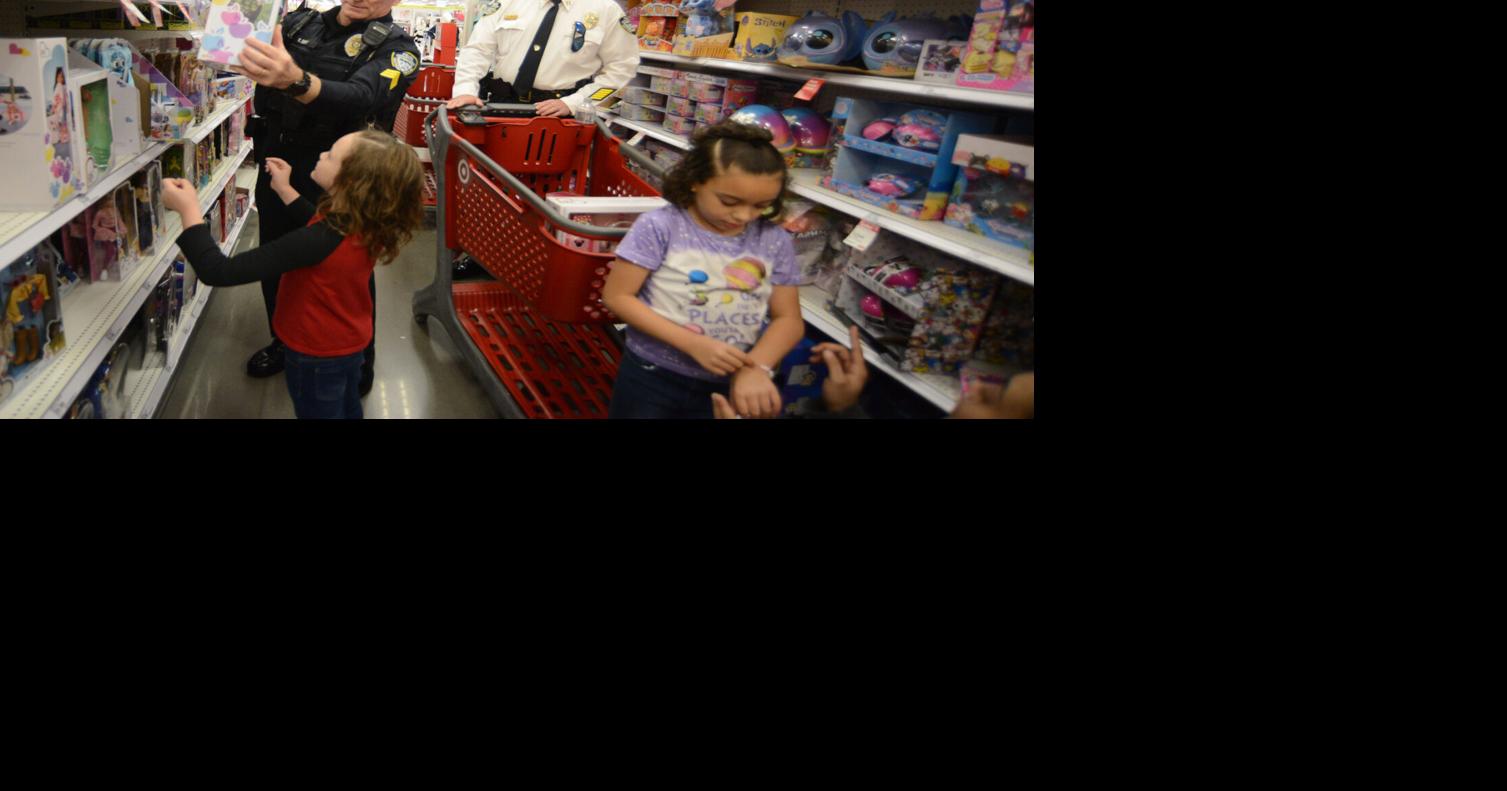 Officers Go Christmas Shopping for Two Dozen Local Children | News ...
