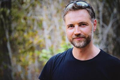 Dr. Robin Moore Speaks at Bookshop as Part of ‘Disappearing Frogs ...