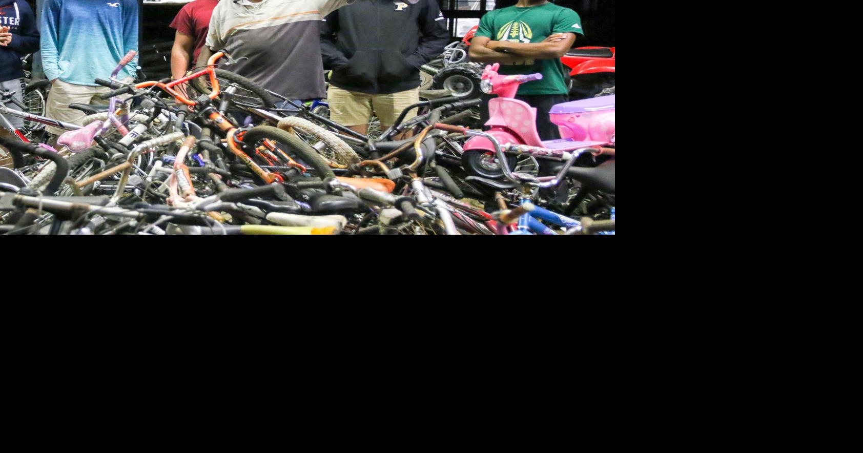 Gearing Up: Project Santa Readies for the Holidays | News | thepilot.com