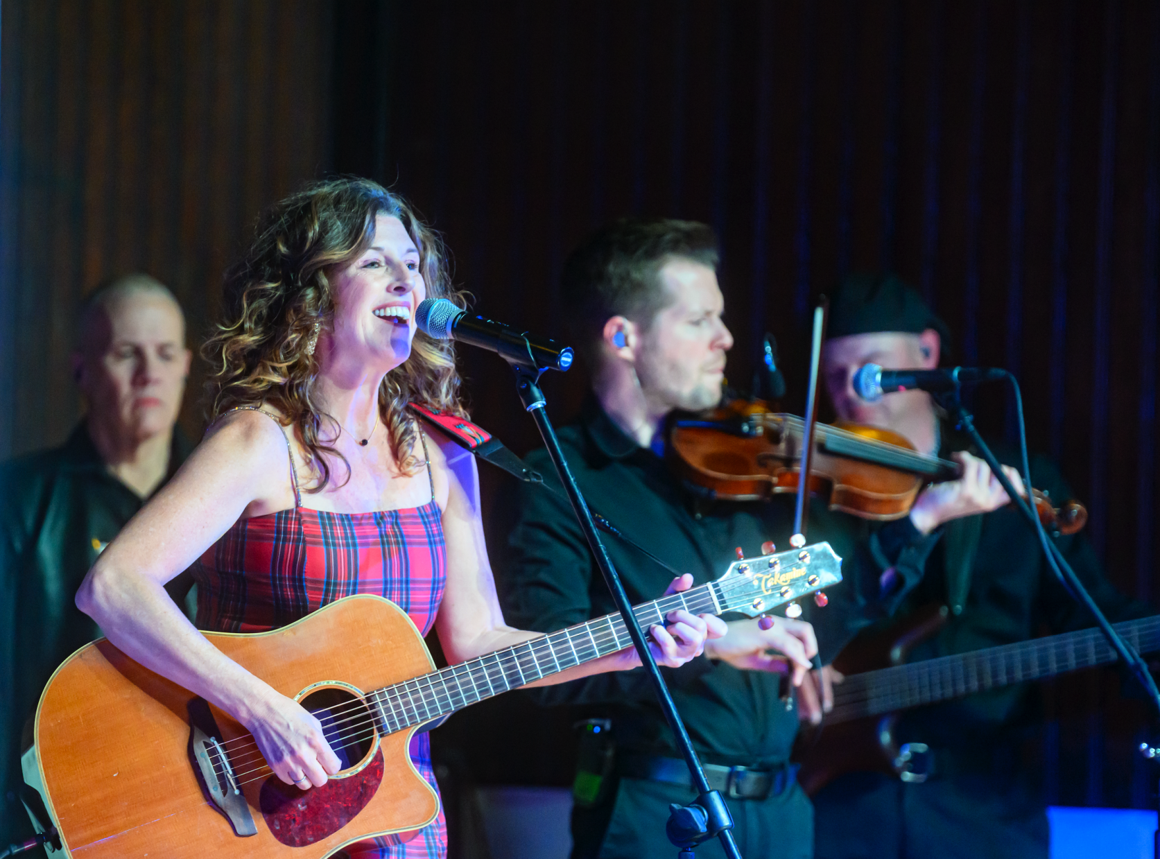 Highland Echoes: A Celtic Christmas Comes to Town | Features | thepilot.com