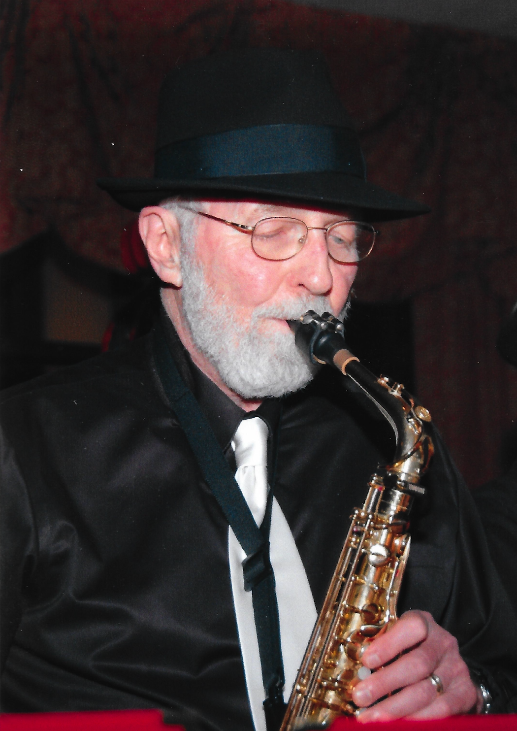 Robert E. Kucinski | Obituaries | thepilot.com
