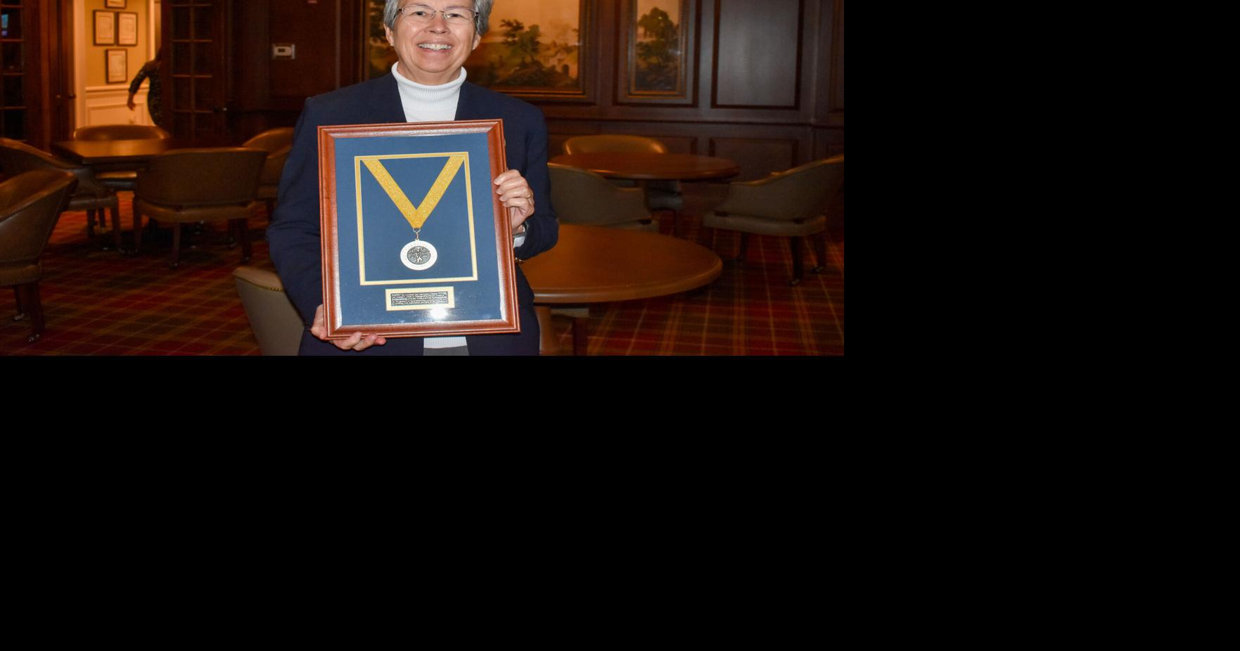Vicki Disantis Named 2023 Distinguished Service Award Recipient