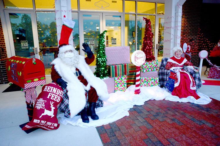 Pinehurst Hometown Holiday Drive-Through | Gallery | thepilot.com