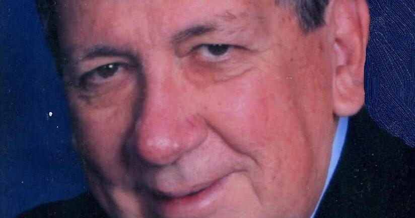 Robert W. Davis | Obituaries | thepilot.com