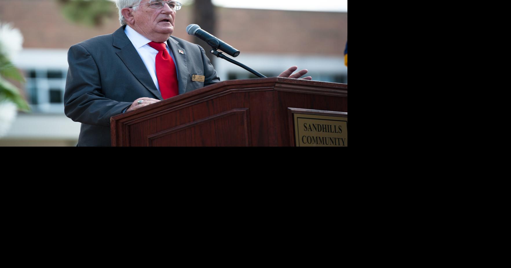 Ritter, English Compete in Sole Commissioners’ Race | News | thepilot.com