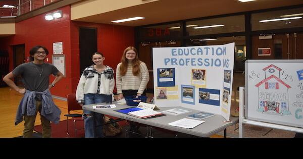 PHS hosts CTE Fair | Multimedia | thepilotnews.com