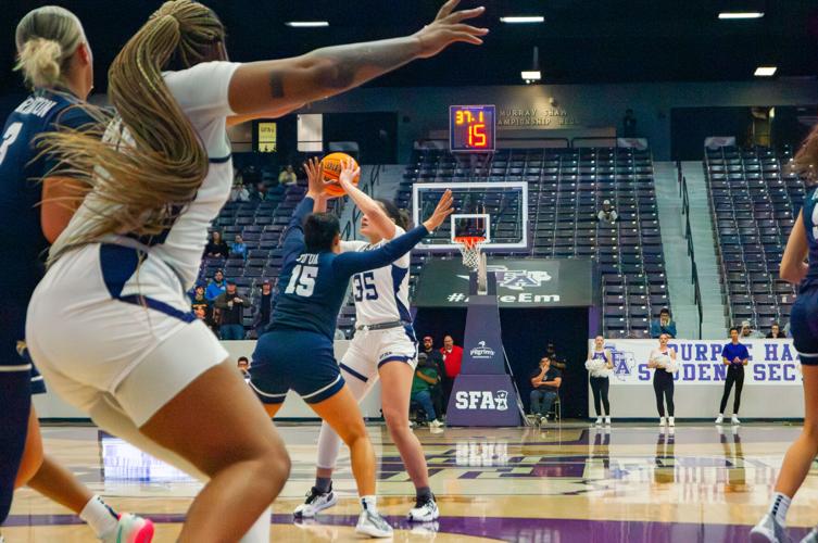 Ladyjacks fall to CBU Lancers in overtime 96-100 | Gallery | thepinelog.com