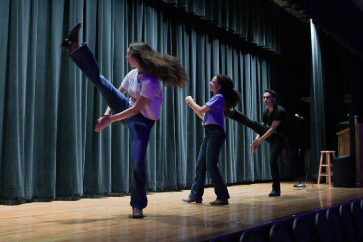Students take steps to learn line dances | Gallery | thepinelog.com