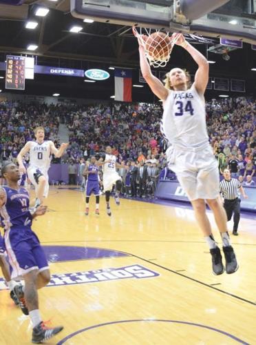 31 Straight | Sports | thepinelog.com