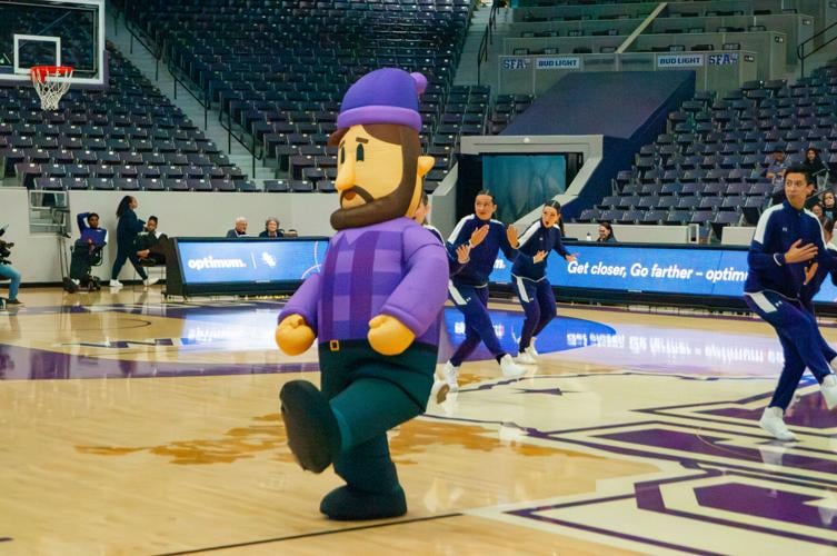 Ladyjacks fall to CBU Lancers in overtime 96-100 | Gallery | thepinelog.com