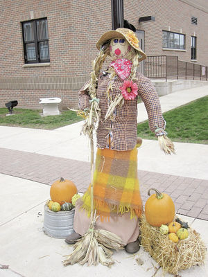 Scarecrows plenty in Ligonier | Latest | thepostandmail.com