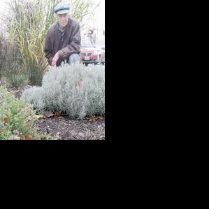 Steve Troyer leads Shipshewana holiday parade | Latest | thepostandmail.com