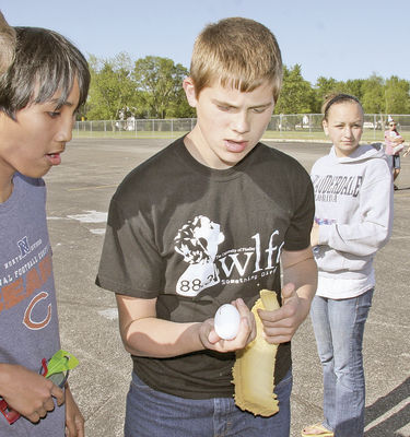 Students experiment with rockets | Latest | thepostandmail.com