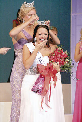 Back-to-back pageant wins unprecedented | Latest | thepostandmail.com